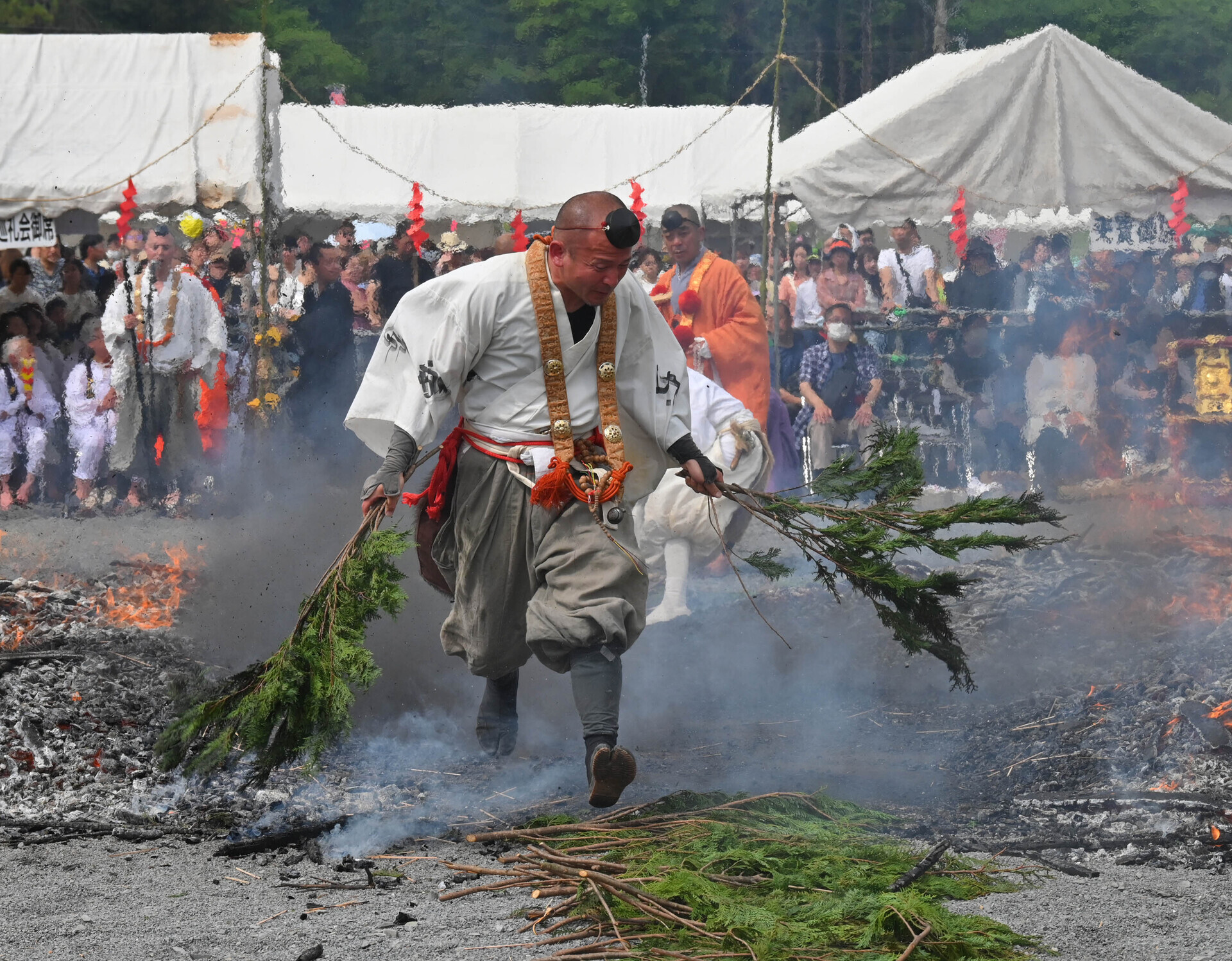 多氣山・火渡り祭（その2）: （続）倫敦巴里