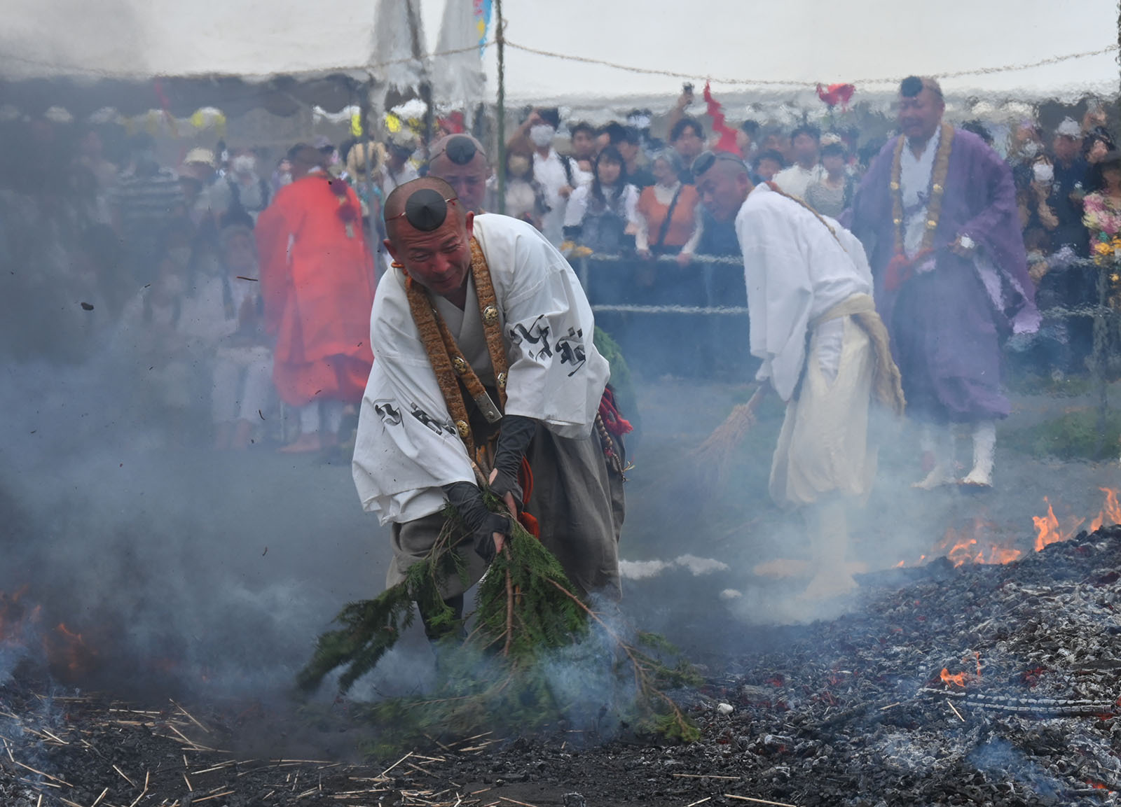 宇都宮・多氣山・大火渡り祭（急）: （続）倫敦巴里