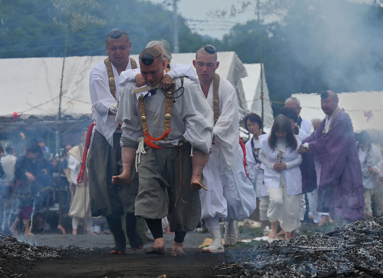 宇都宮・多氣山・大火渡り祭（急）: （続）倫敦巴里
